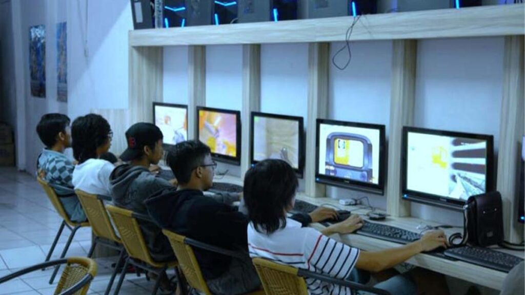 Inilah 5 Momen yang Bikin Kamu Bernostalgia jadi Anak Warnet