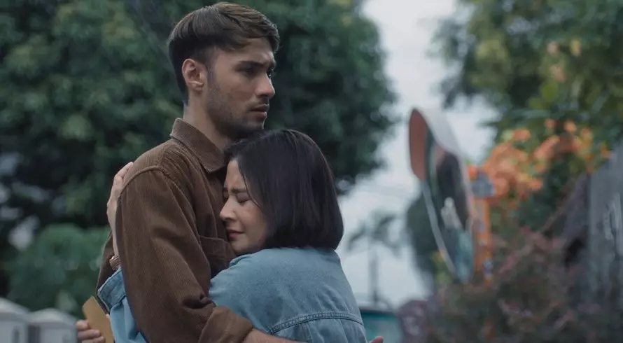 Review Film Ketika Berhenti di Sini (2023)