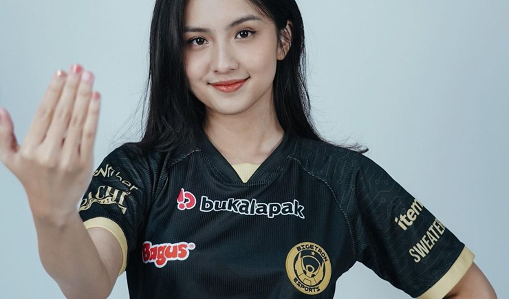 Profil Angie Marcheria, sang Brand Ambassador Piala Presiden Esports ...