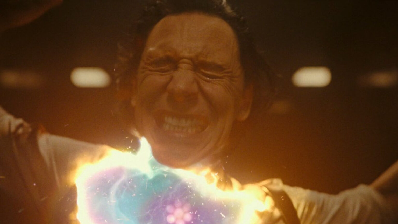 5 Teori Siapa yang Nge-prune Loki di Ending Season 2, Episode 1 ...