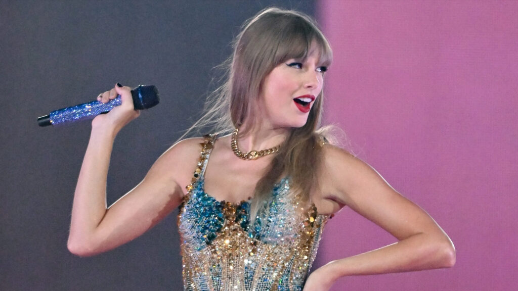 Review Film Taylor Swift: The Eras Tour (2023) - KINCIR.com