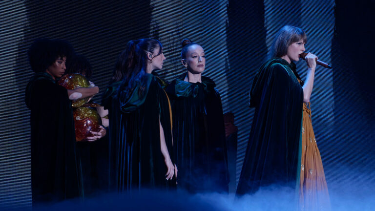 7 Stage Performance Terbaik di Taylor Swift: The Eras Tour Versi KINCIR ...