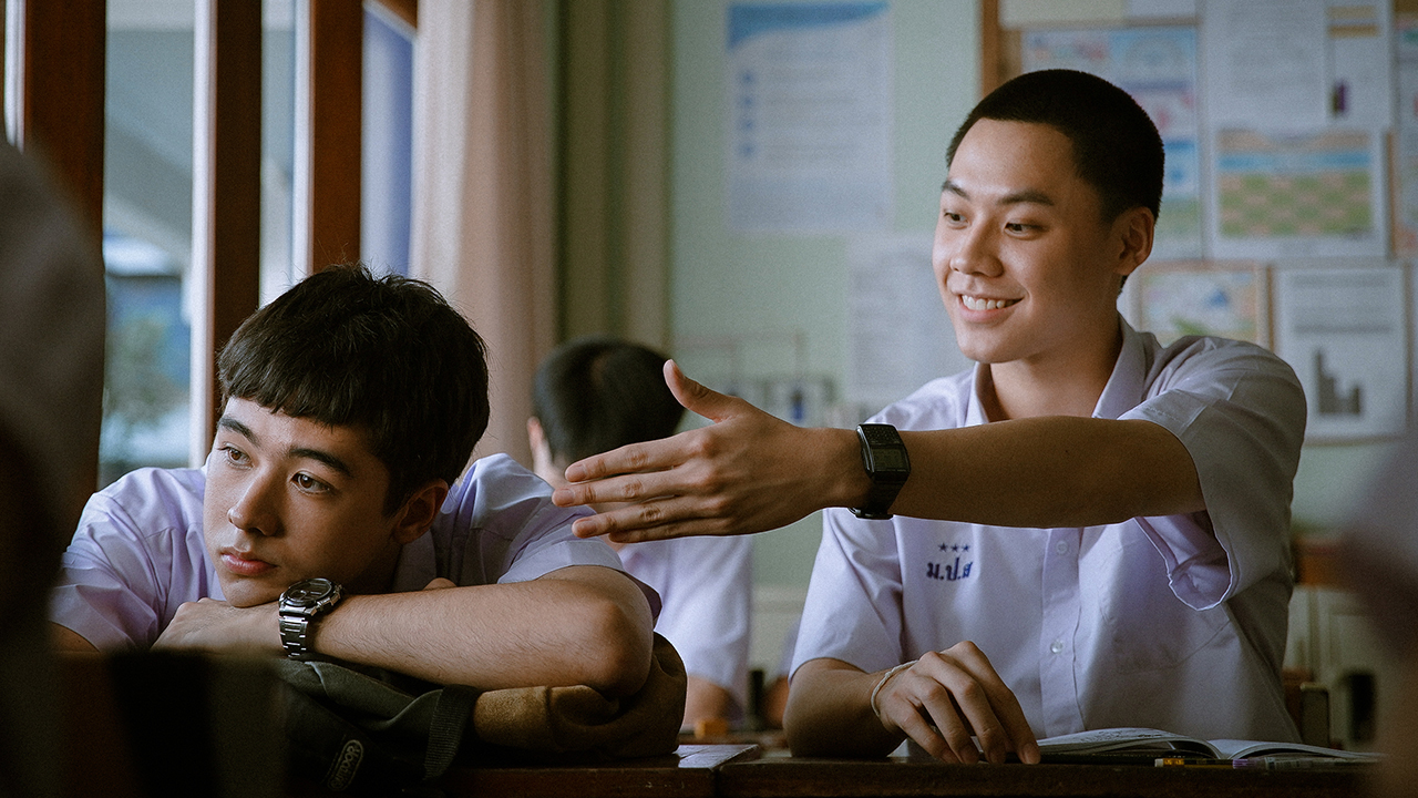 Review Film Not Friends (2023) - KINCIR.com