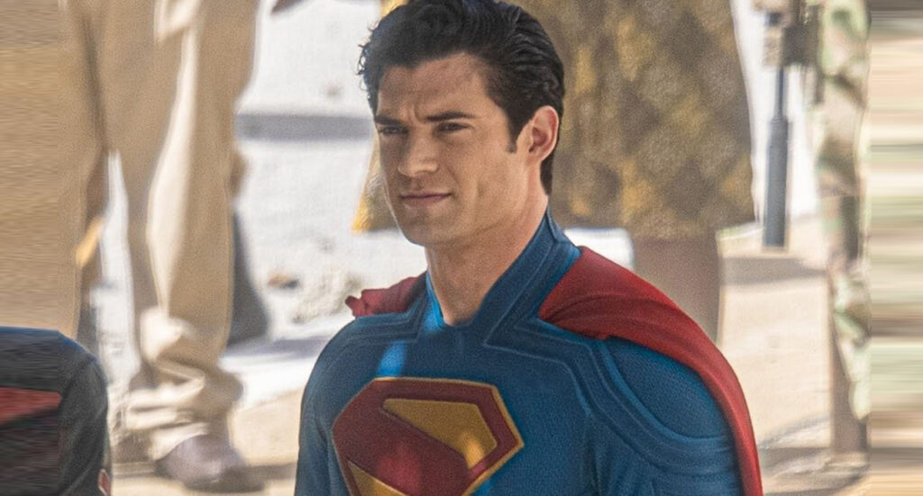 Setelah Tampil Gagah, Pemeran Superman Kini Tampil Culun Sebagai Clark ...