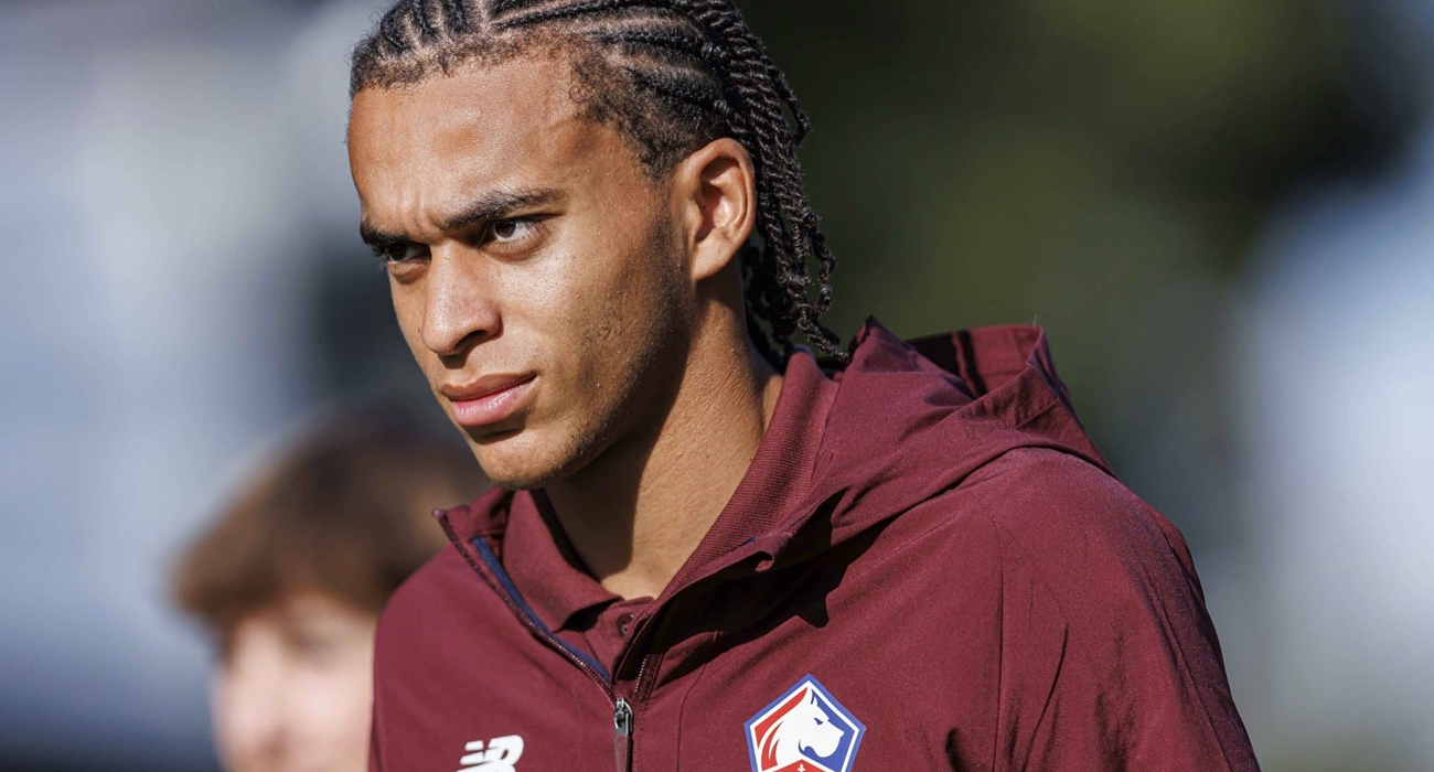 5 Pemain Bola yang Diduga "Dititipkan" oleh Saudaranya! - KINCIR.com